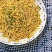 Spaghetti with Garlic and Oil (Spaghetti Aglio e Olio)